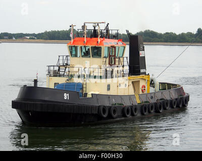 The 'Tug 91' (ENI 06504223) is assisting with vessel navigation at the ...