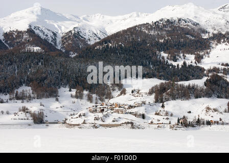 A frozen lake in the Reschen am See region of Northern Italy Stock ...