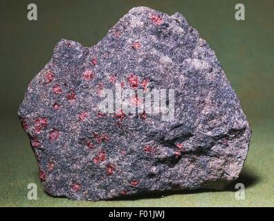 Peridotite. Igneous rock sample Stock Photo - Alamy