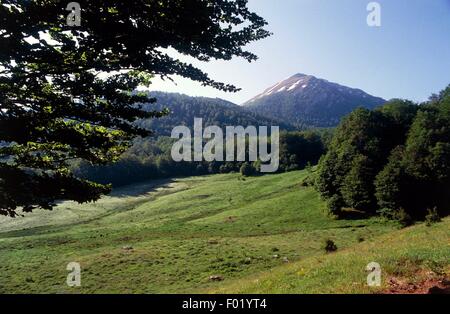 Mount Pollino (2248 metres), Pollino National Park, Basilicata and ...