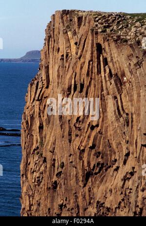 Columnar basalt formations along the Cliffs of Staffa, Inner Hebrides ...