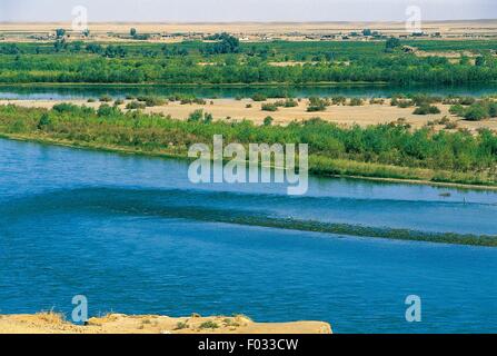 Tigris river Mosul Stock Photo - Alamy