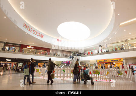 Interior of Manchester Arndale Shopping Centre, Market Street ...