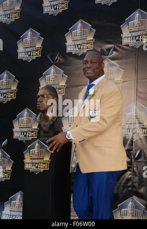 August 8th, 2015: Charles Haley during the 2015 Pro Football Hall of ...