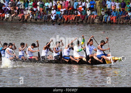 Alappuzha, Kerala, India. 8th August, 2015. NEHRU TROPHY BOAT RACE ...