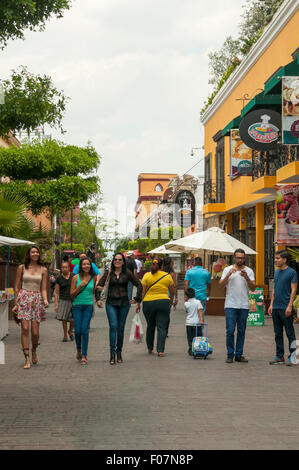 Calle Independencia, Tlaquepaque, Mexico Stock Photo - Alamy