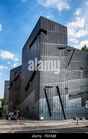 Berlin Jewish Museum Jüdisches Museum New Building exterior, Garden of ...