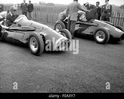 Connaught A-Type racing at Goodwood, England 19 April 1954 Stock Photo ...