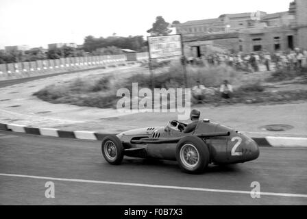 Motor Racing - Pescara Grand Prix - Stirling Moss - Italy Stock Photo ...