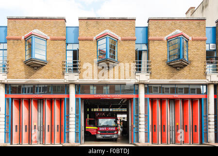 Fire engine, Upper Street, Islington, London N1 Stock Photo - Alamy