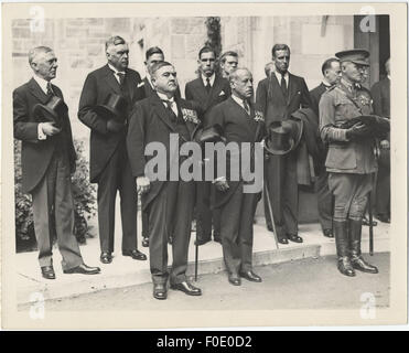 The funeral of Brigadier General Dodds in Montreal on August 24, 1934 ...