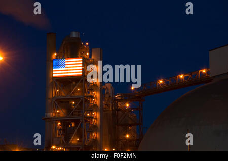 Seattle, Washington: Ash Grove Cement Company's cement bulk storage ...