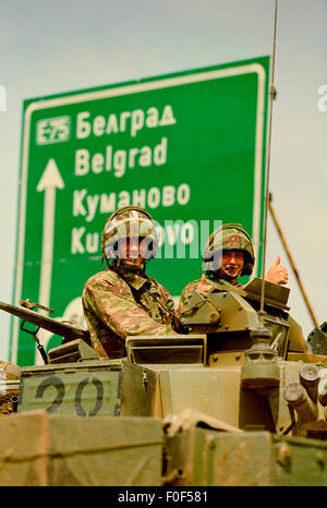 British army in Kosovo as part of the NATO peacekeeping force Stock ...