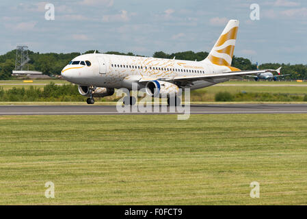 Airbus A318-321 of the British Airways ready for take off at the ...