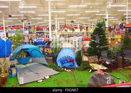 Canadian tire store in Toronto, Canada Stock Photo - Alamy