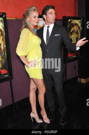 Rebecca Romijn and Jerry O'Connell at the 'Piranha 3D' Premiere, held ...