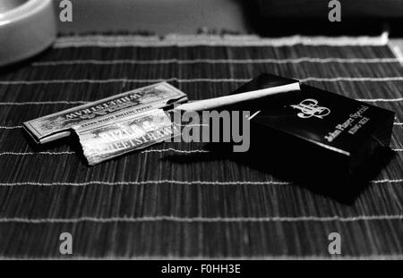 John Player Special JPS White Cigarettes Packet Stock Photo - Alamy