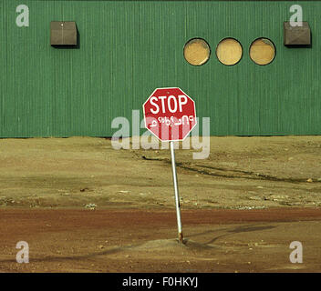 Stop signs in Inuktitut, Nunuvut Stock Photo - Alamy