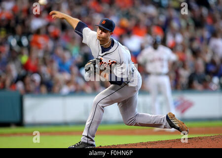 Detroit Tigers starting pitcher Buck Farmer throws during the fourth ...