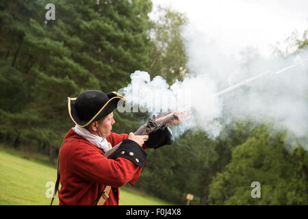 redcoat Jacobite rebellion weapon weapons gun guns firing tricorn hats ...