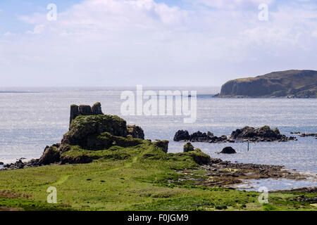 Dunyvaig Castle, Lagavulin bay, Islay Stock Photo - Alamy