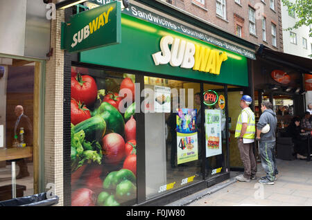 Subway store sign Stock Photo: 70151328 - Alamy