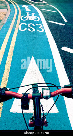 London Cycle Super highway CS3 in docklands East London Stock Photo - Alamy