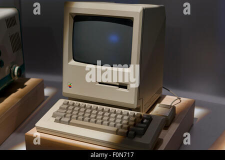 Original Apple Macintosh, circa 1984 - USA Stock Photo - Alamy
