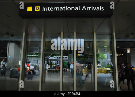 International Arrivals gate at Melbourne airport, Victoria, Australia ...
