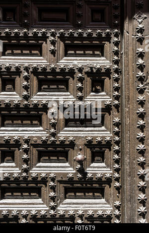 Knob, old wooden door Castilian style in Toledo Spain Stock Photo - Alamy
