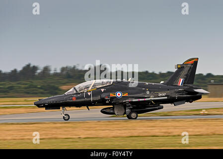 ZK017 T2 Hawk fast jet trainer Raf Valley Anglesey North Wales Uk Stock Photo - Alamy