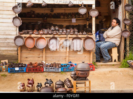 Pottery on display in Pomaire, Central Chile Stock Photo - Alamy