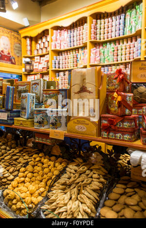 brussels biscuit shop interior Stock Photo - Alamy