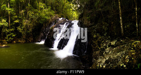 Dinner Falls. Barron River in the Mount Hypipamee National Park ...