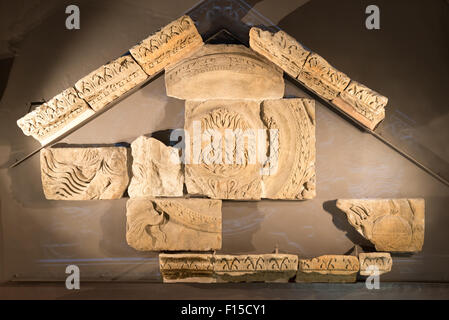 Roman temple of Sulis Minerva at Bath 1st century AD Stock Photo - Alamy