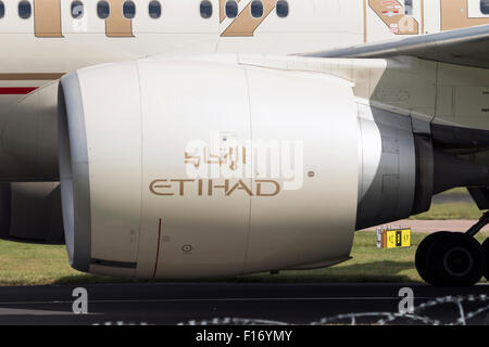 Jet engine from Emirates, Type: Airbus A380-861, Registration: A6-EEY ...
