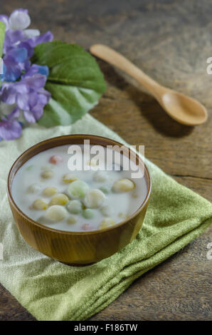 Bua Loy (Rice Dumplings in Coconut Milk) asian dessert Stock Photo - Alamy