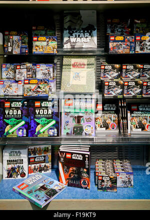 bookstore display of Star Wars books Stock Photo - Alamy
