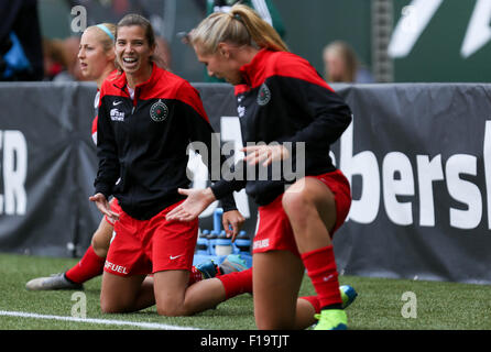 Aug. 30, 2015 - TOBIN HEATH (17) heads the ball. The Portland Thorns FC ...