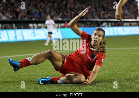 Aug. 30, 2015 - TOBIN HEATH (17) heads the ball. The Portland Thorns FC ...