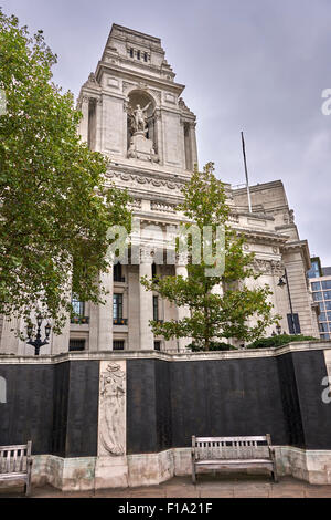 New Port of London Authority Building, Trinity Square Stock Photo - Alamy