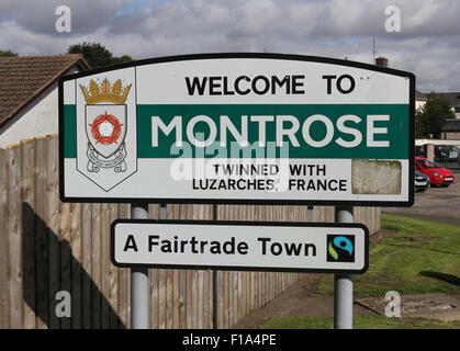 Welcome to Montrose sign Scotland August 2015 Stock Photo - Alamy