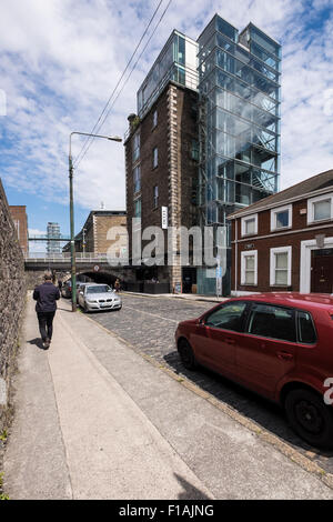 Clanwilliam Terrace on Grand canal Quay in Dublin Stock Photo - Alamy