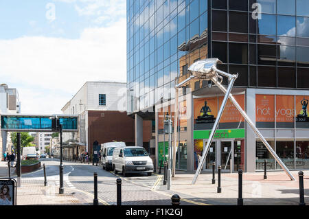 The Woking Martian tripod sculpture designed by Michael Condron in ...