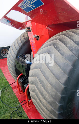 tractor puller pulling tires tyres wheels large big cut rubber grip ...