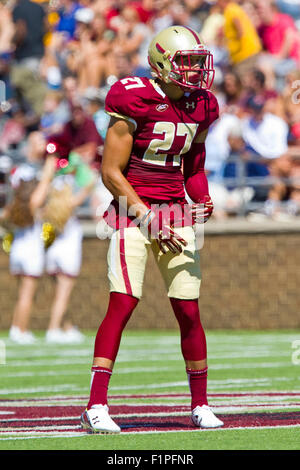 CHESTNUT HILL, MA - SEPTEMBER 27: Boston College Eagles tight end ...
