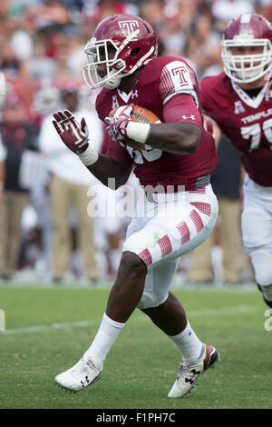 Temple Owls running back Ryquell Armstead (7) celebrates with offensive ...