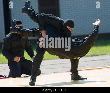 Zagreb, Croatia. 7th Sep, 2015. Members of Croatian special police unit ...