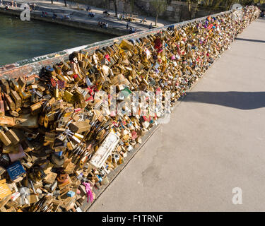 Many locks on the bridge railing, traditional marriage symbol Stock ...