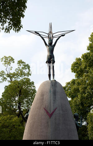 The Hiroshima Child - Sadako Sasaki statue in Seattle Stock Photo - Alamy